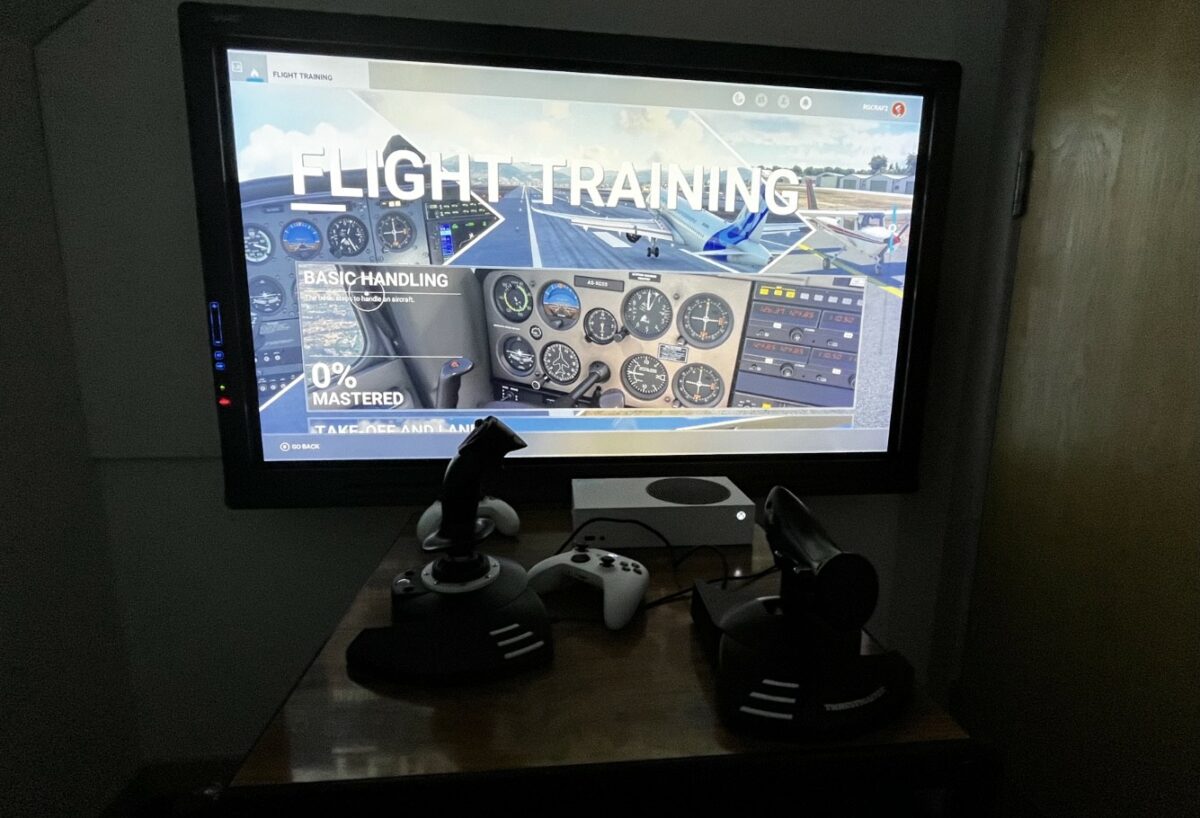 New flight simulator takes off - Highland Reserve Forces & Cadets ...
